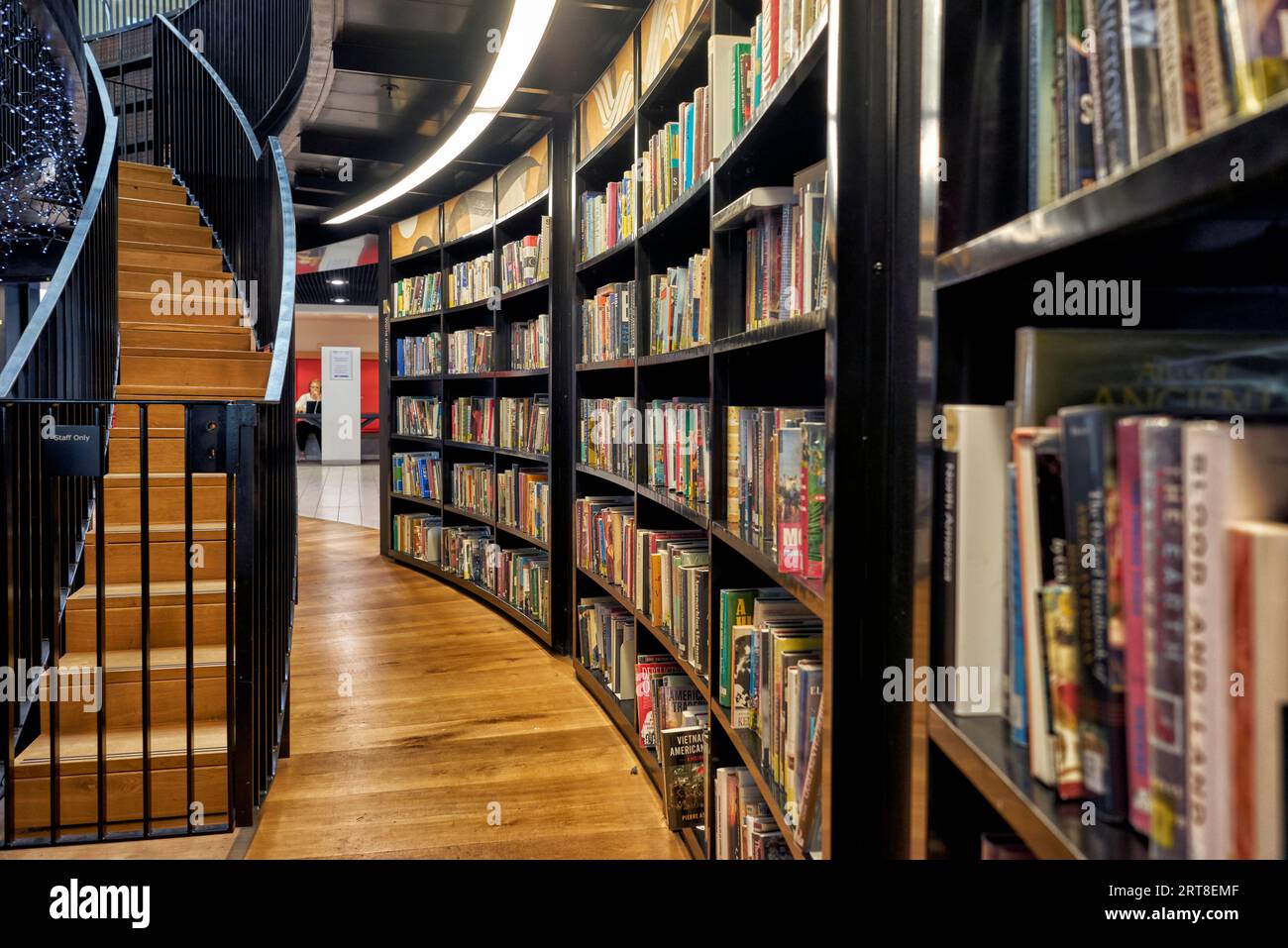 The modern library of Birmingham, Library of Birmingham interior ...