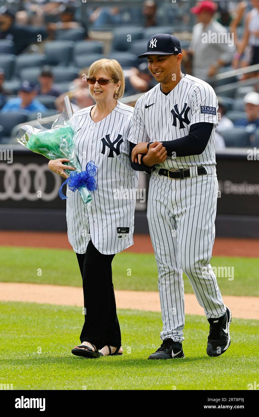 BRONX, NY - SEPTEMBER 09: Diana Munson wife of Thurman Munson during ...