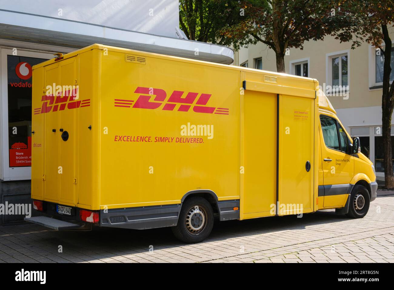Delivery vehicle hi-res stock photography and images - Alamy