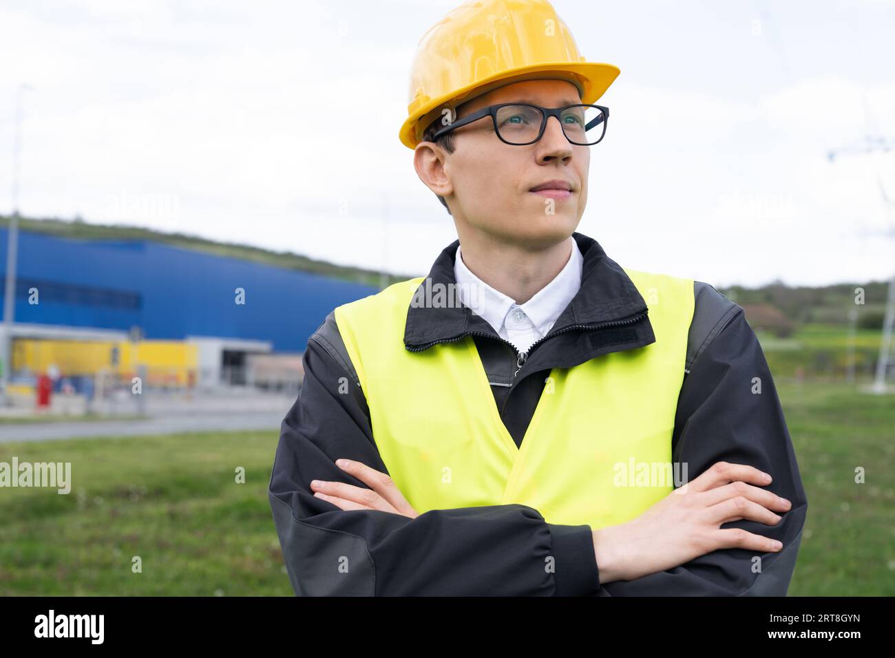 Portrait man in construction helmet hi-res stock photography and images ...
