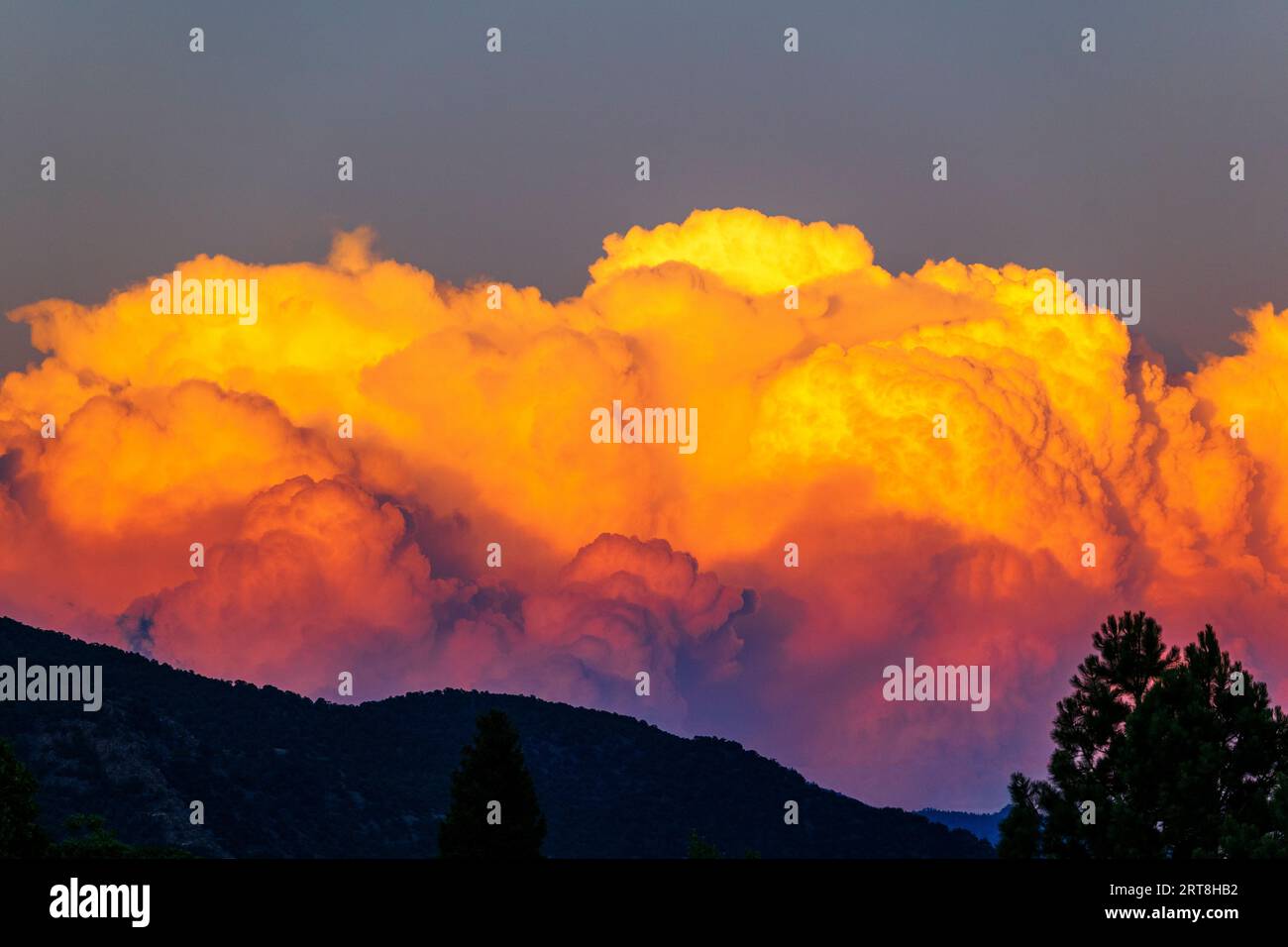 Infinity thunder icon hi-res stock photography and images - Alamy