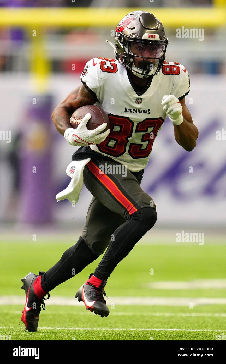 Tampa Bay Buccaneers wide receiver Deven Thompkins (83) runs with the ...