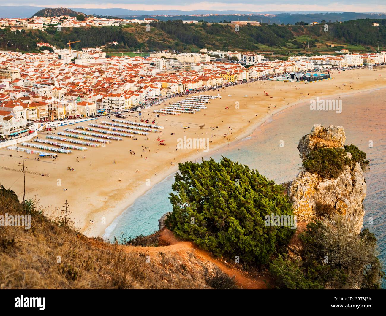 Nazare portugal wave hi-res stock photography and images - Alamy