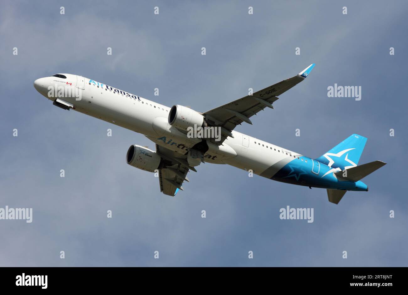 Air transat airbus a321 neo hi-res stock photography and images - Alamy