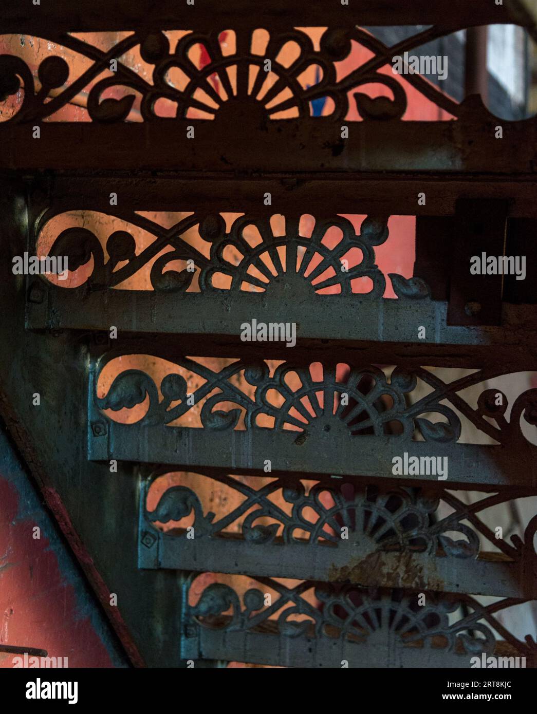 Metal filagree hi-res stock photography and images - Alamy