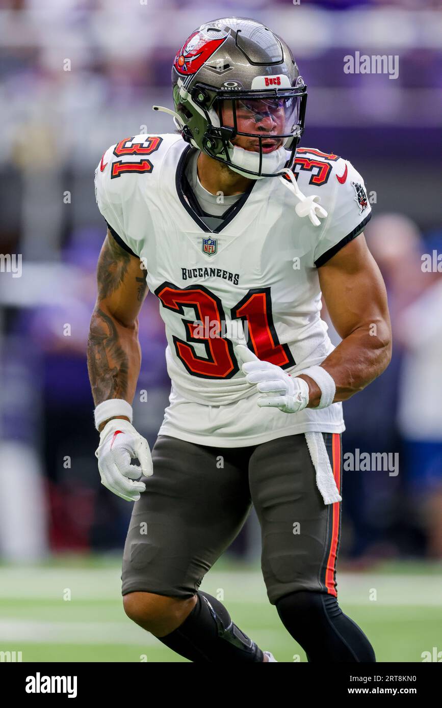 Tampa Bay Buccaneers safety Antoine Winfield Jr. (31) warms up before during an NFL football ...