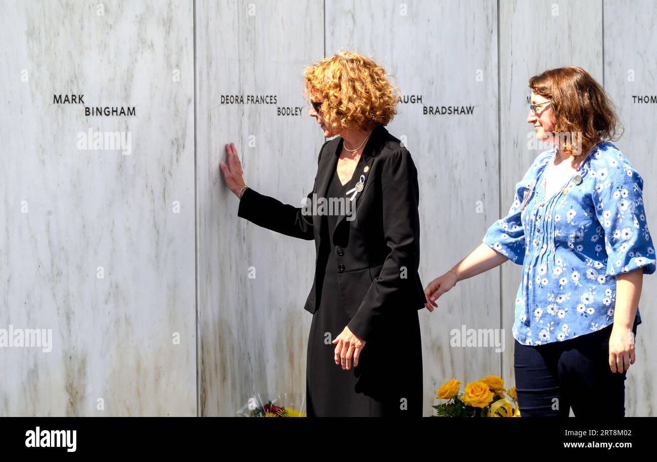 Shanksville, United States. 11th Sep, 2023. Deb Borza, (left) daughter ...