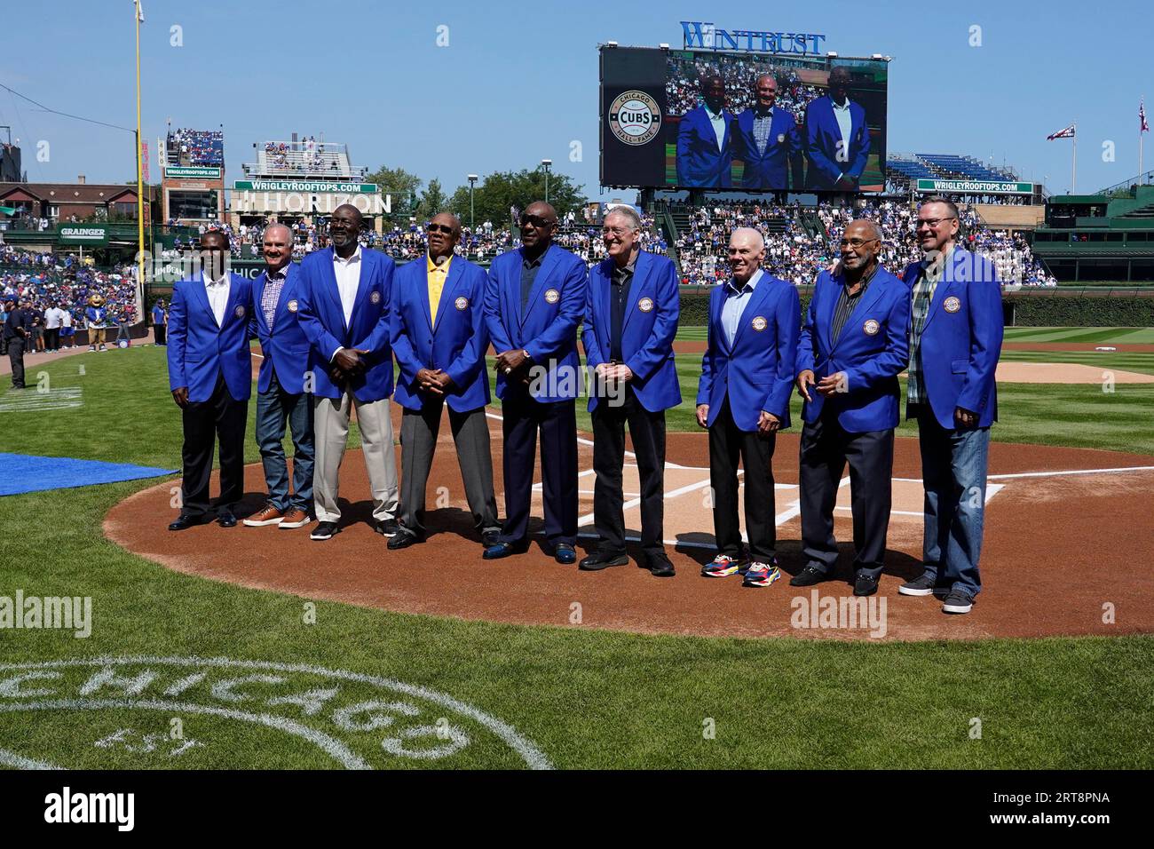 L-R Members of the Chicago Cubs Baseball Hall of Fame Shawon Dunston ...