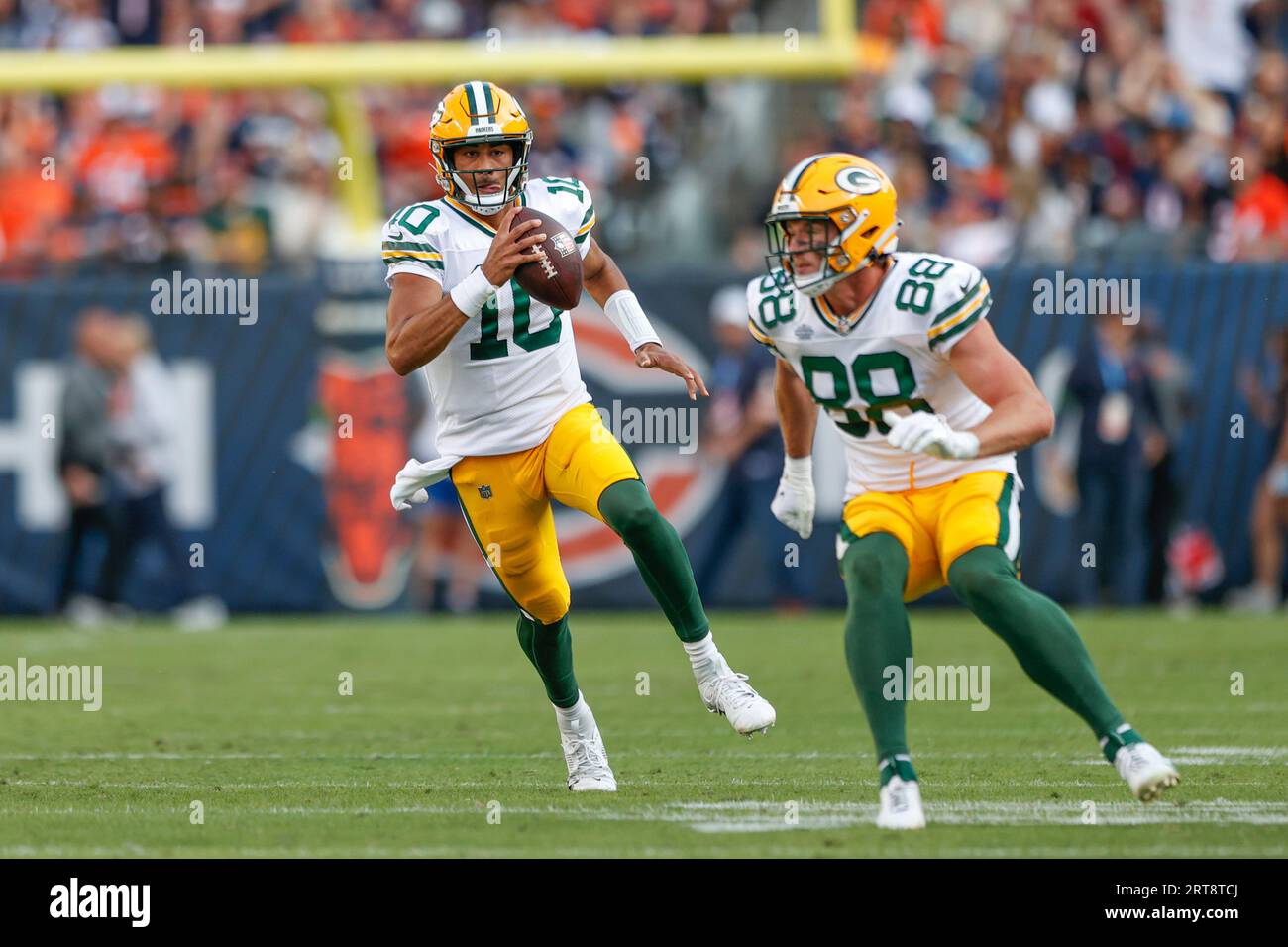 Green Bay Packers quarterback Jordan Love (10) looks to pass the ball ...
