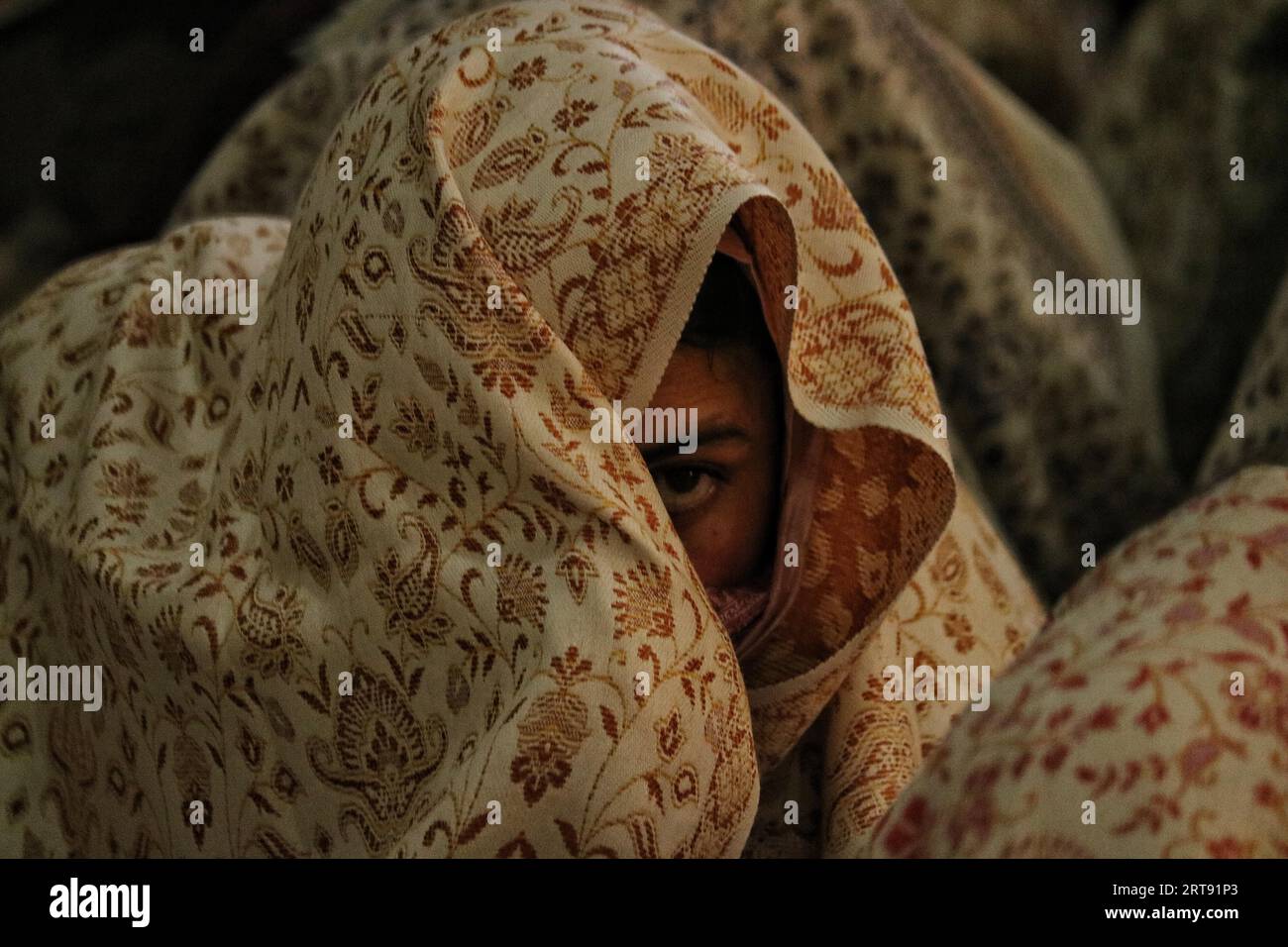 Srinagar, Kashmir, India. 10th Sep, 2023. A Kashmiri Muslim bride looks ...