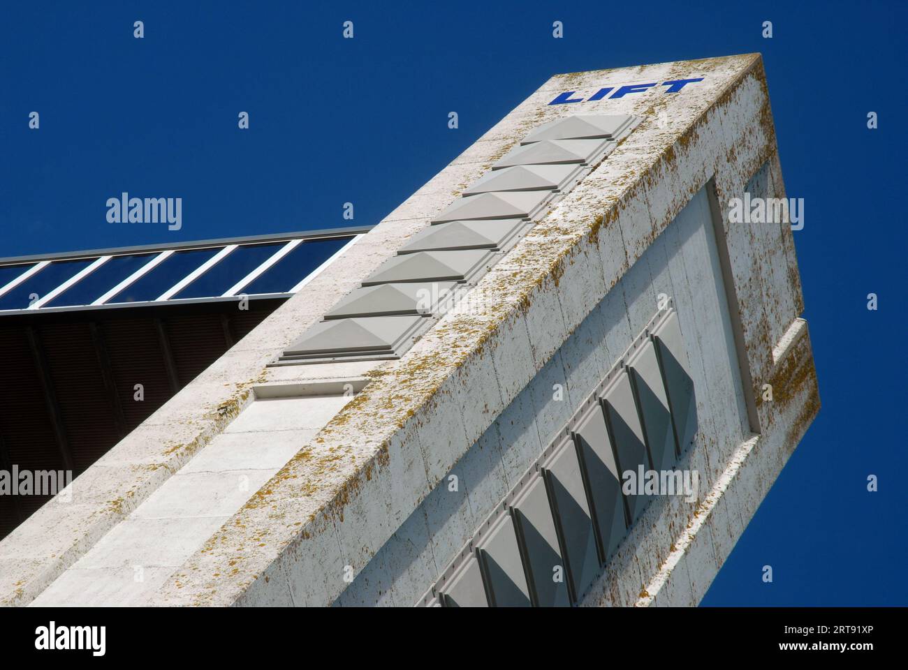 Shanklin cliff lift hi-res stock photography and images - Alamy