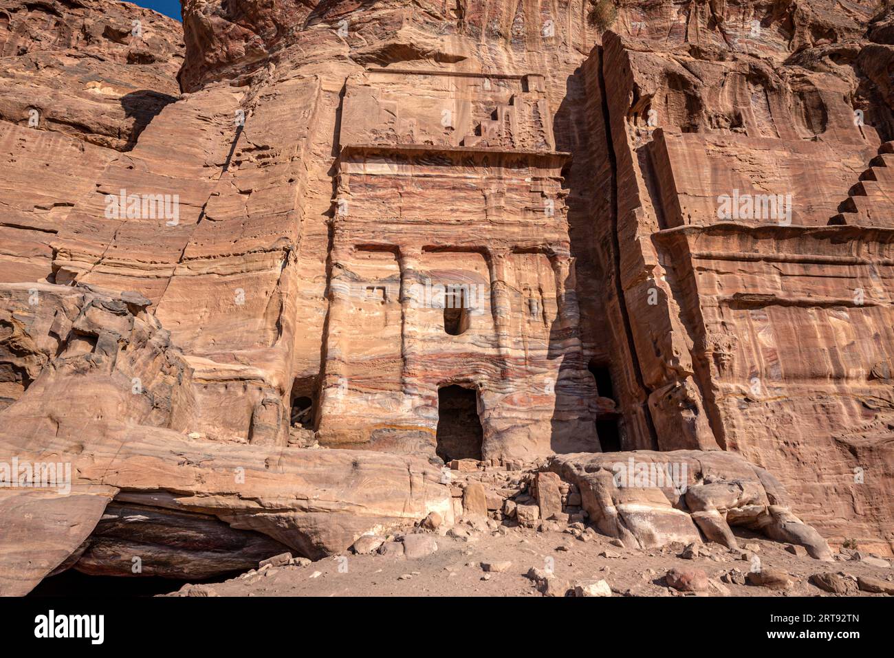 Rock-cut tombs in Petra archaeological site, Jordan Stock Photo - Alamy