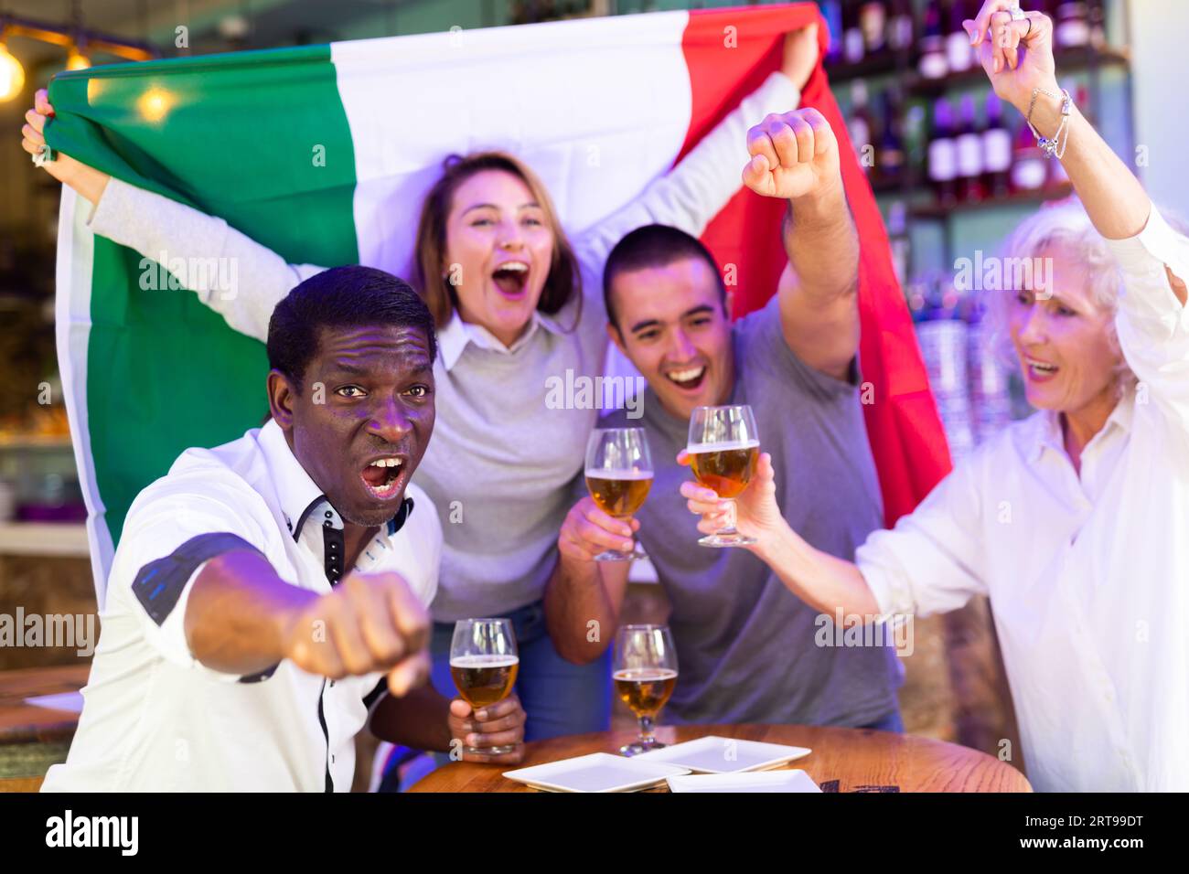 Italian restaurant flag hi-res stock photography and images - Alamy