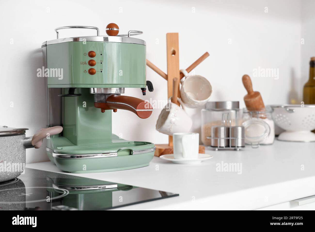 Countertop device hi-res stock photography and images - Alamy