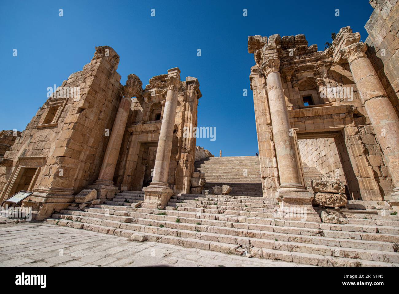 Entrance gate (Propylaeum) to the Temple of Artemis, Jerash ...