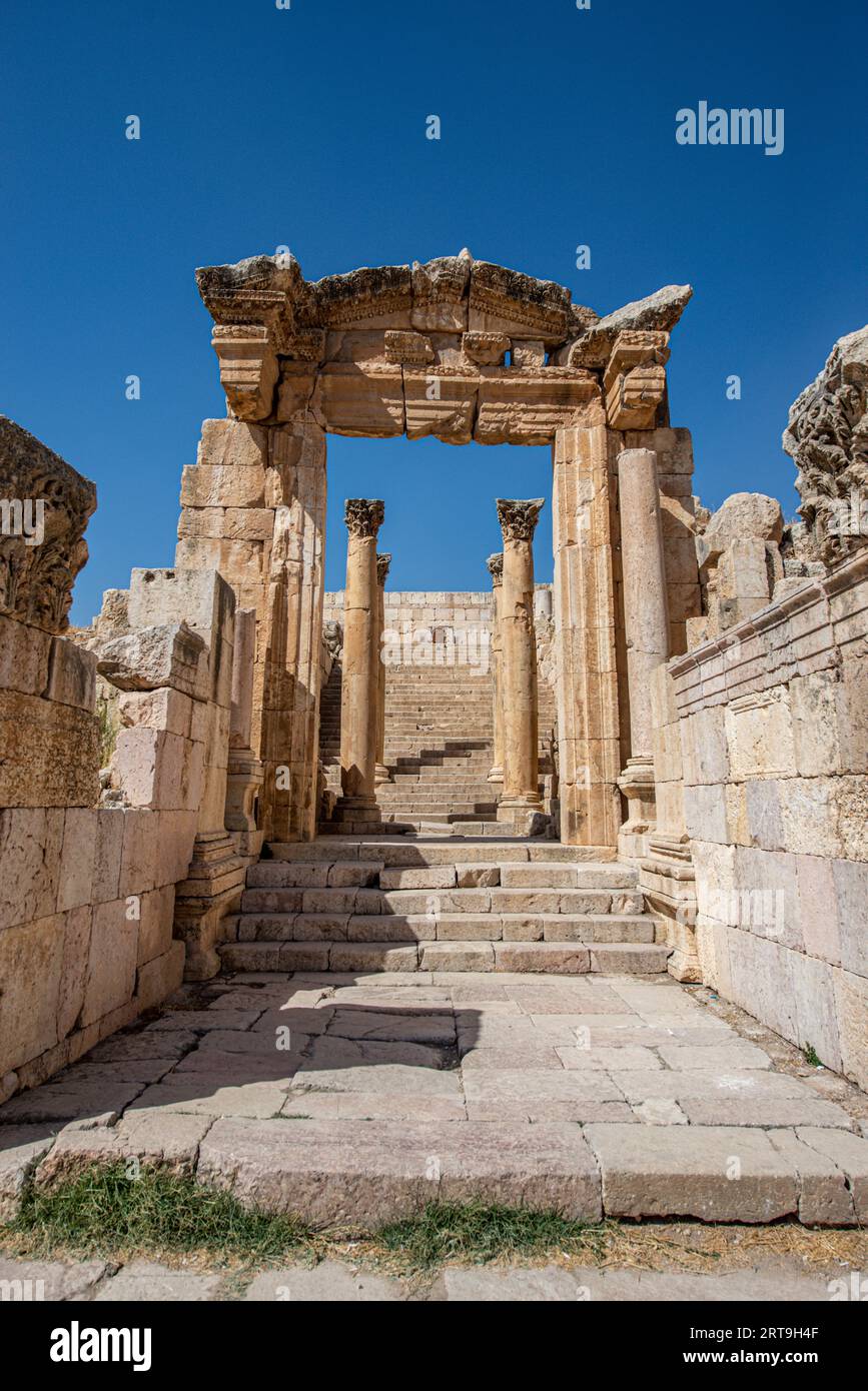 Ancient buildings in Jerash archaeological site, Jordan Stock Photo - Alamy