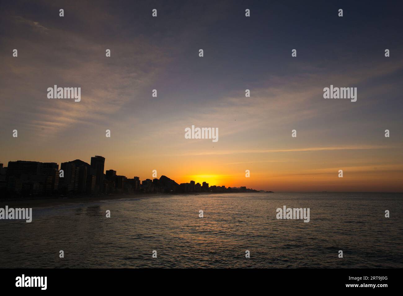 Ipanema beach at sunrise hi-res stock photography and images - Alamy