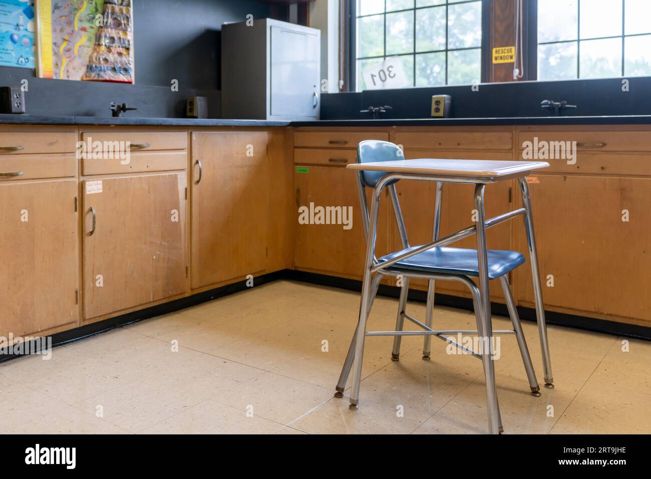 High school classroom empty chair hi-res stock photography and images ...