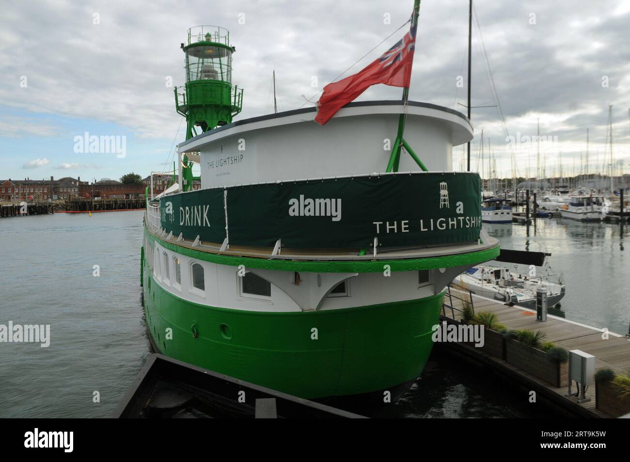THE LIGHTSHIP RESTAURANT , HASLAR MARINA, GOSPORT, HANTS. PIC MIKE WALKER 2023 Stock Photo - Alamy