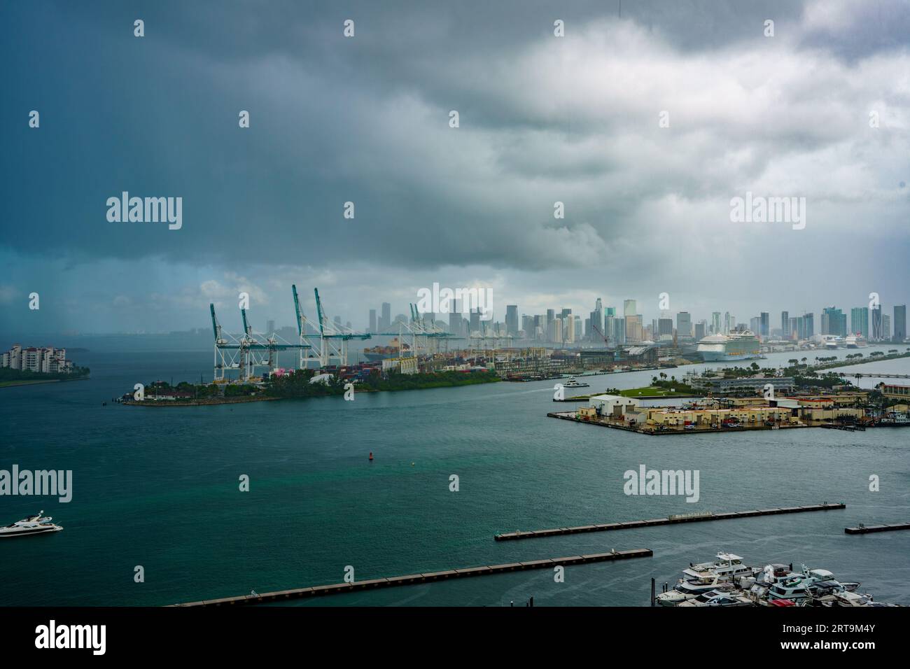 Aerial photo extreme rain storm in Miami Stock Photo - Alamy