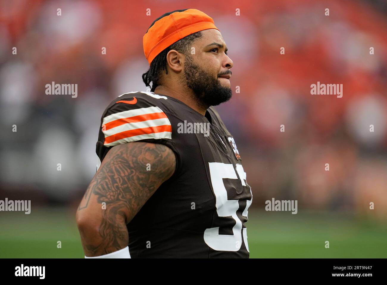 Cleveland Browns center Nick Harris (53) is pictured before an NFL ...