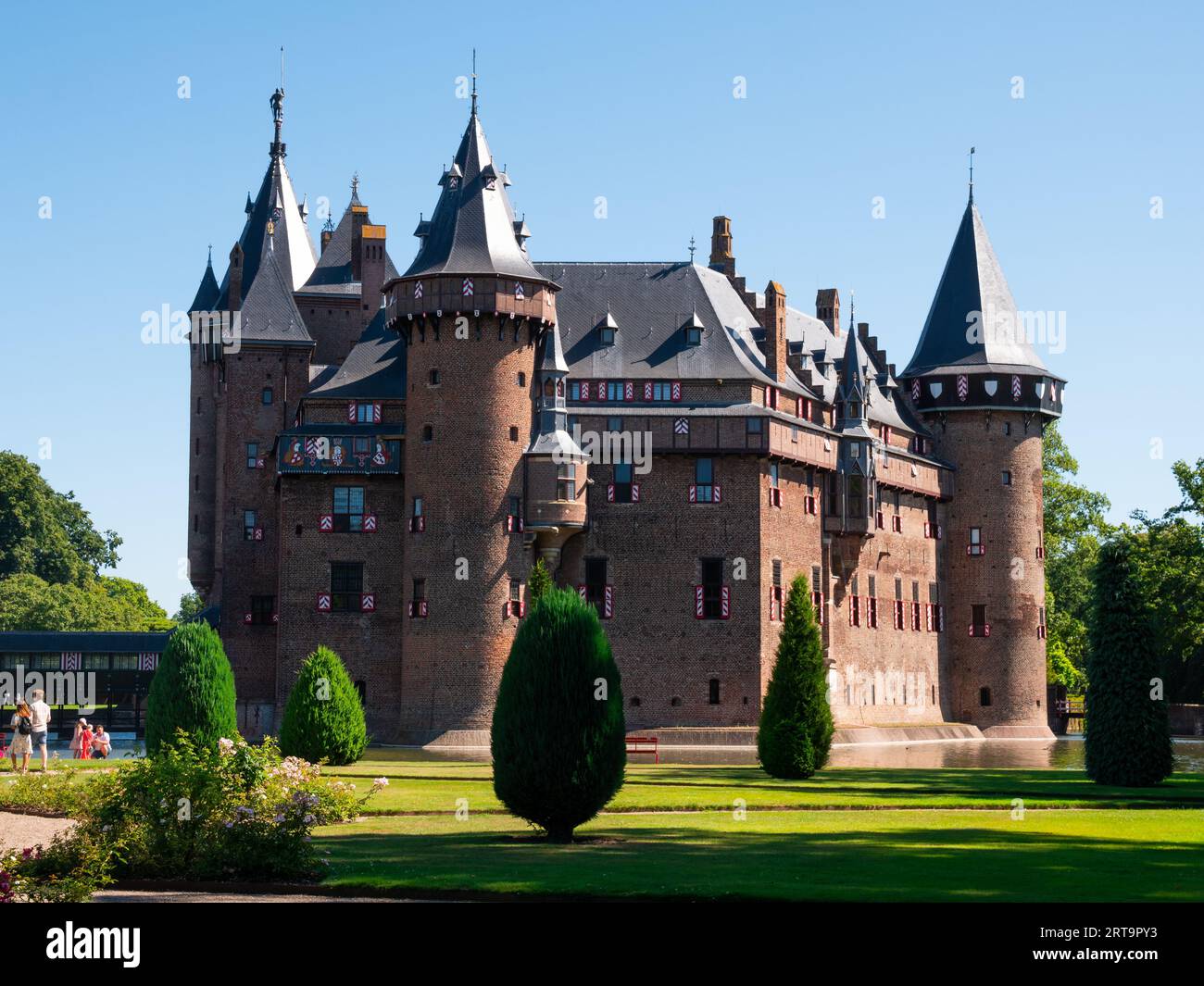Medieval castle and park De Haar near Utrecht, Netherlands Stock Photo ...