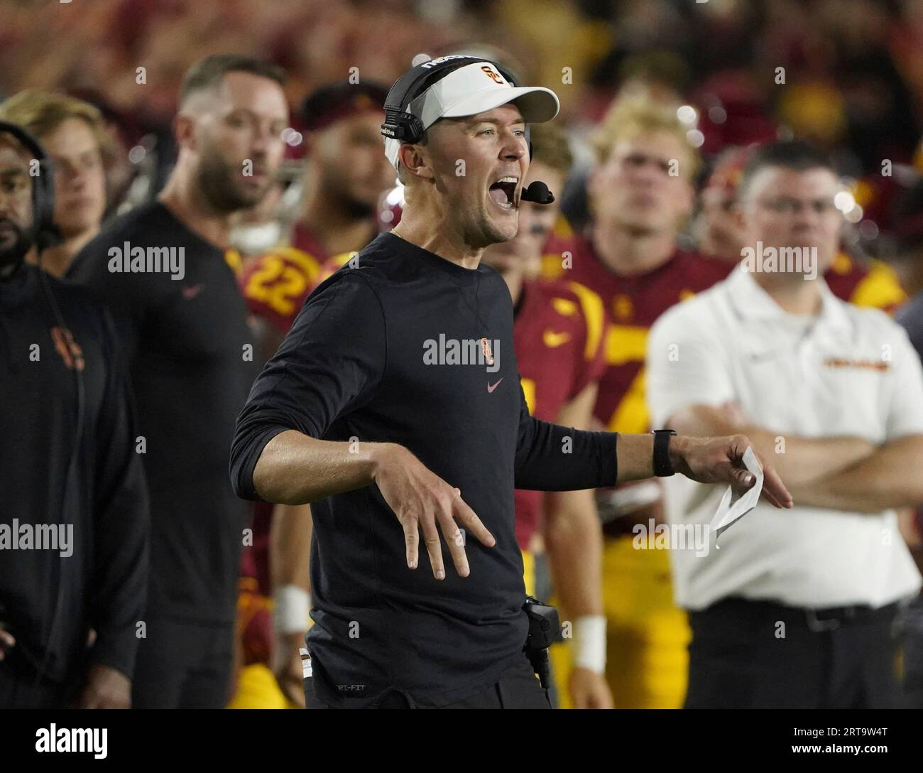 USC Trojans head coach Lincoln Riley on the sideline against the ...