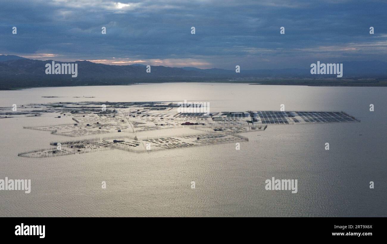 Aerial view traditional floating fish hi-res stock photography and ...