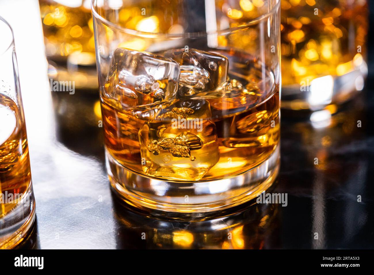 Scotch on the rocks Stock Photo - Alamy