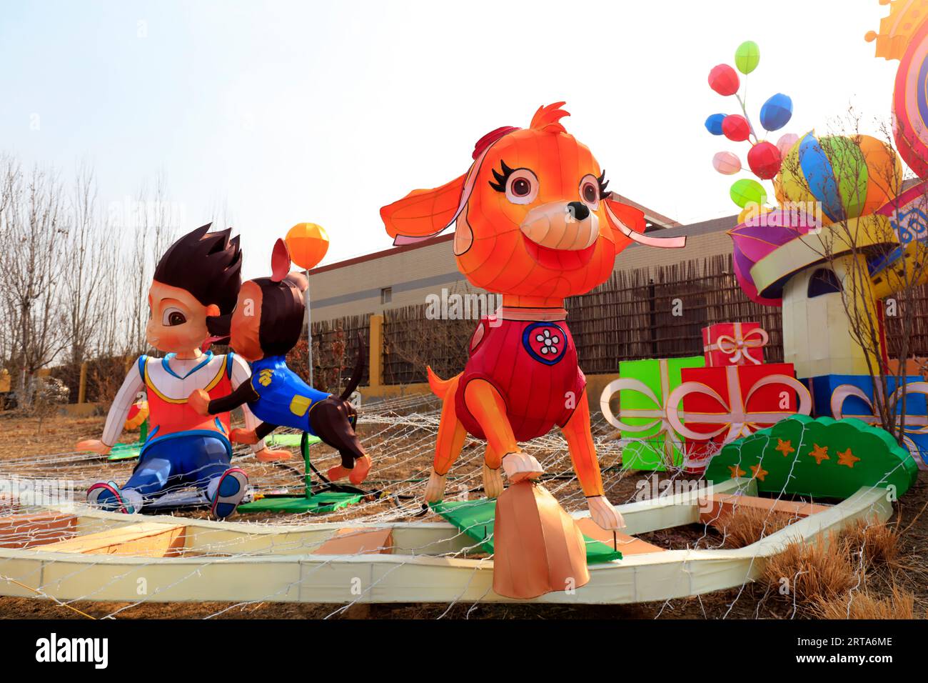 Cartoon animal modeling Stock Photo - Alamy