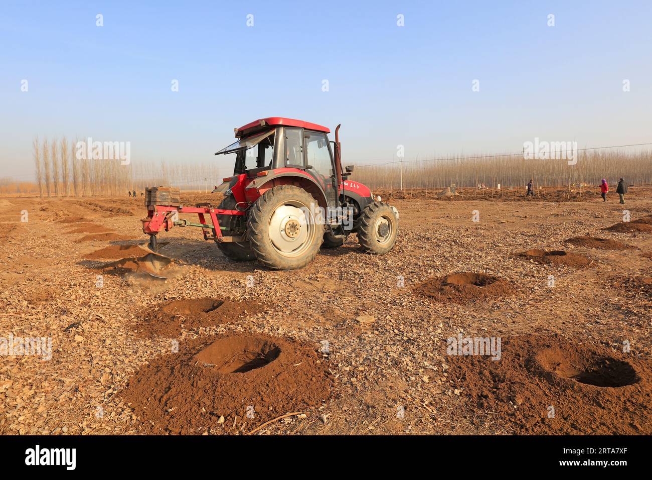 Planting machine hi-res stock photography and images - Alamy