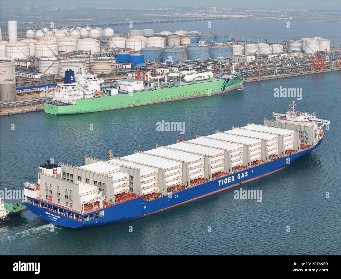 YANTAI, CHINA - SEPTEMBER 11, 2023 - A large LNG tank deck ship loaded ...