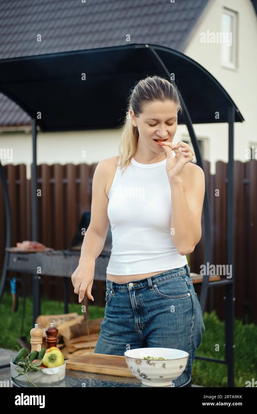 Mid bite hi-res stock photography and images - Alamy