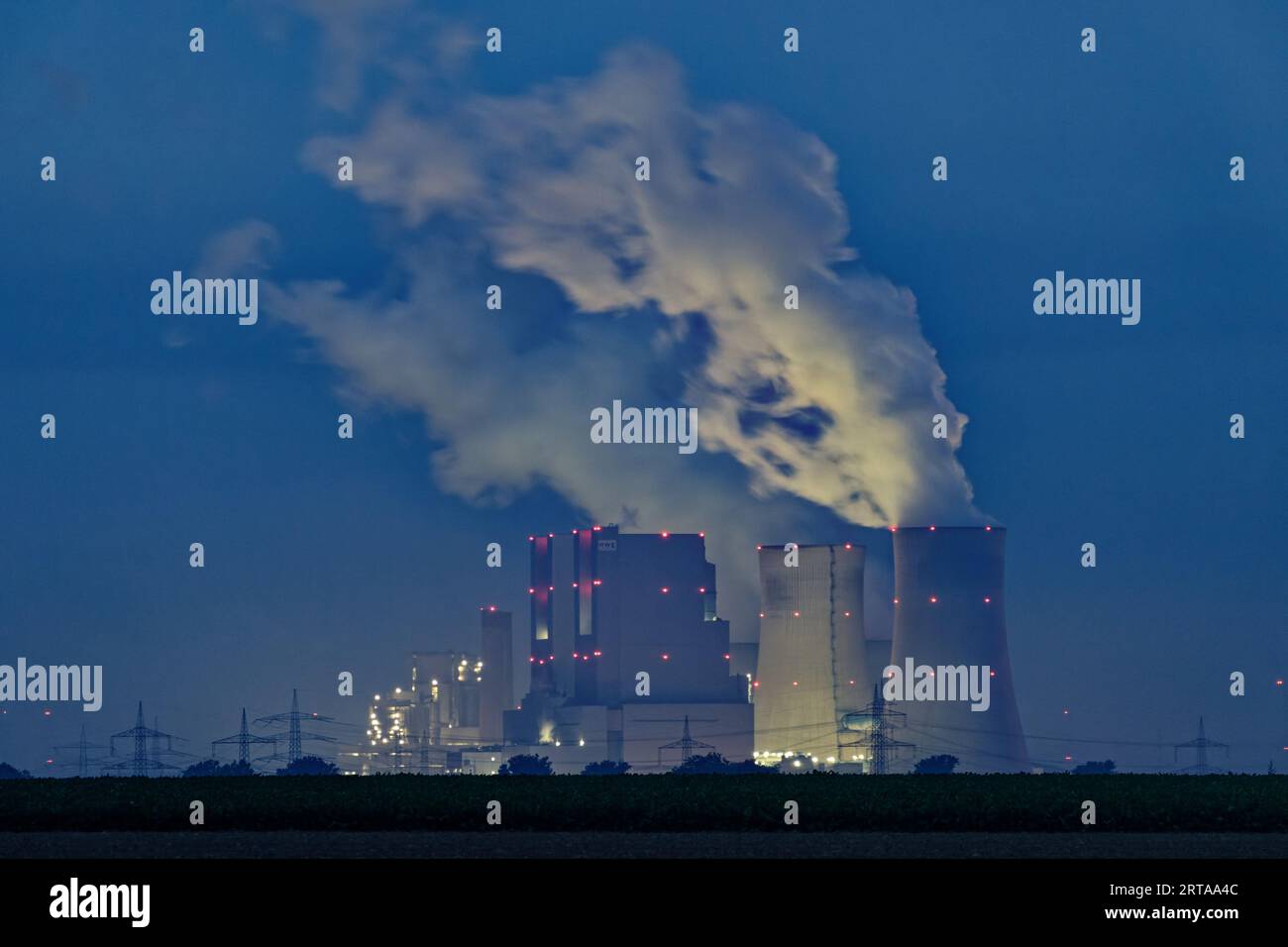 Cologne, Germany. 12th Sep, 2023. Steam comes out of the cooling towers ...