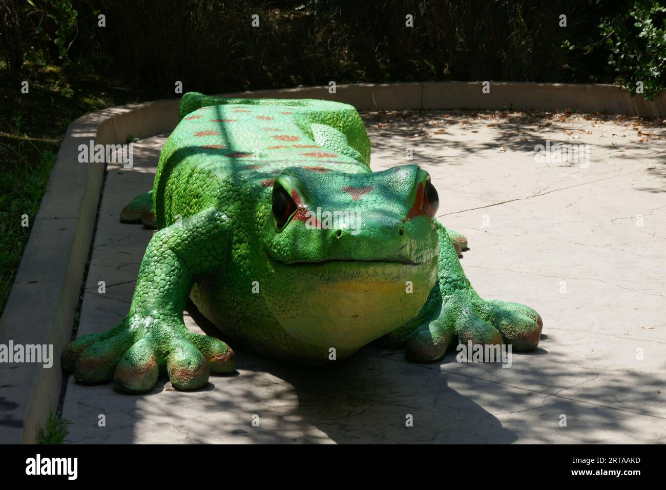 Los Angeles, California, USA 30th August 2023 Lizard statue at LA Zoo ...