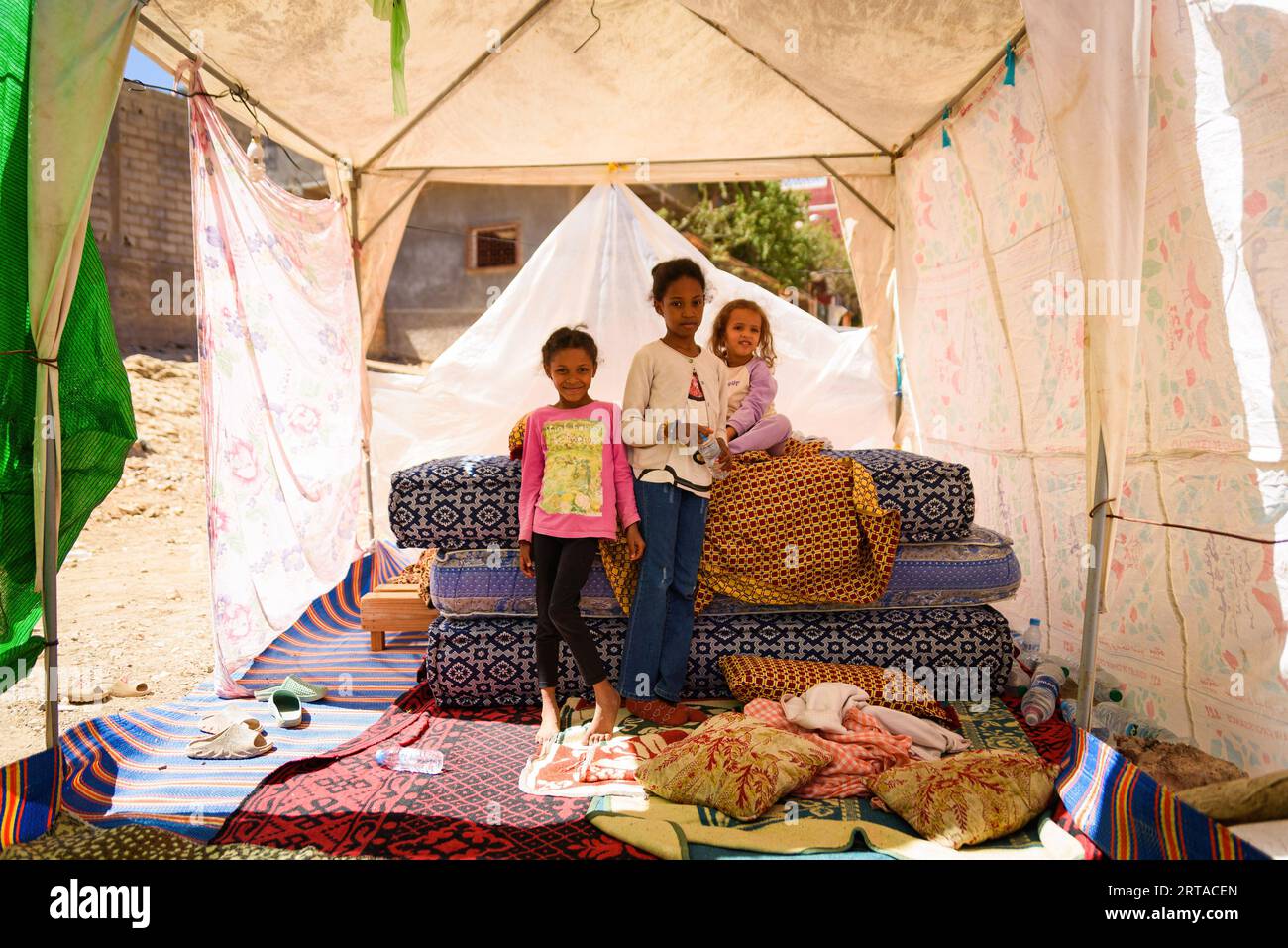 Calamity tent hi-res stock photography and images - Alamy