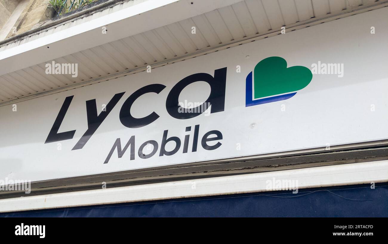 Bordeaux , France - 09 01 2023 : Lyca mobile logo text and brand sign ...