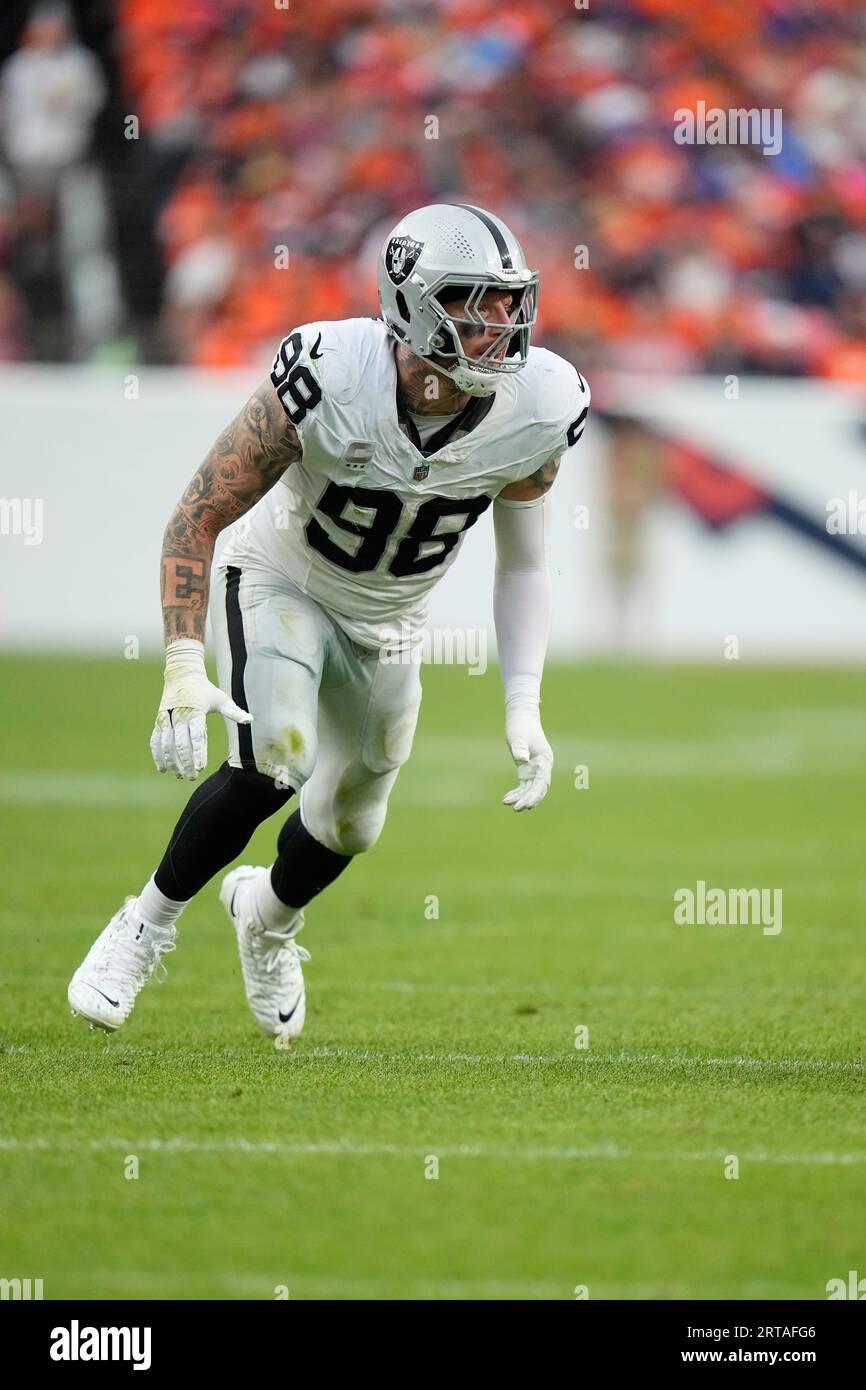 Las Vegas Raiders defensive end Maxx Crosby (98) plays against the ...
