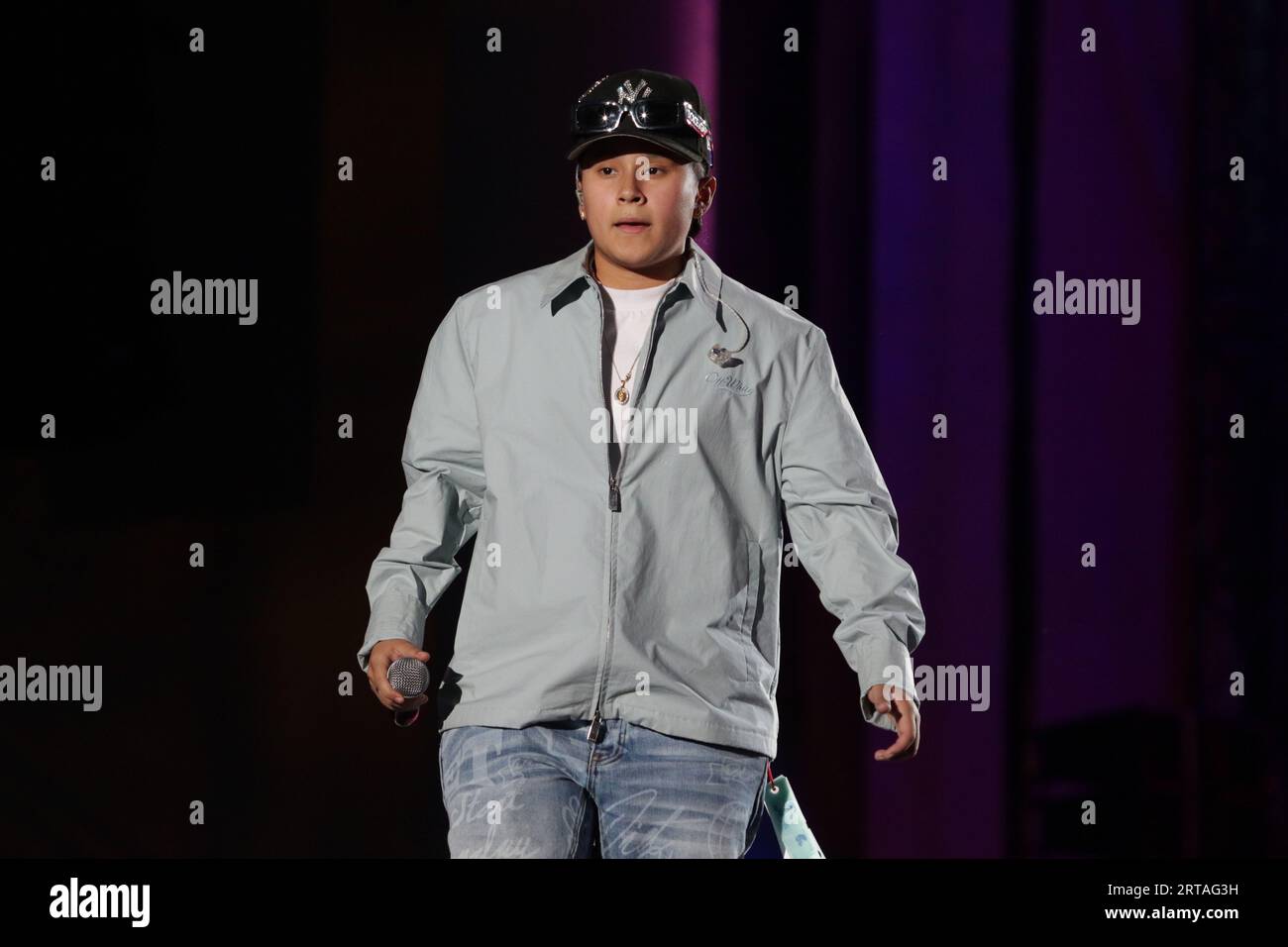 Yahritza y su esencia hi-res stock photography and images - Alamy