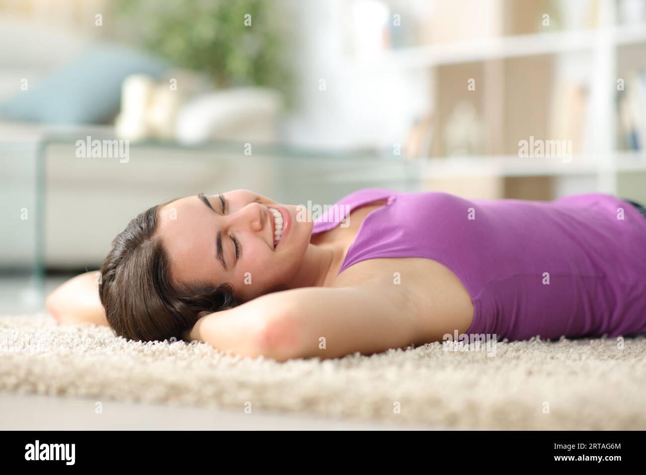 Underarm hi-res stock photography and images - Alamy