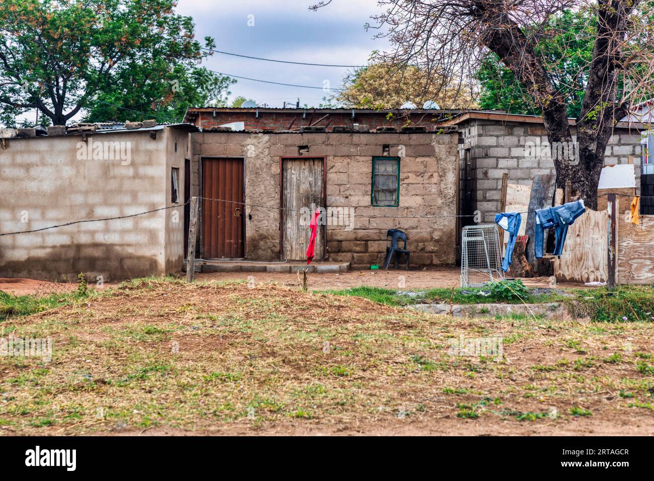 Township shack house slum hi-res stock photography and images - Alamy