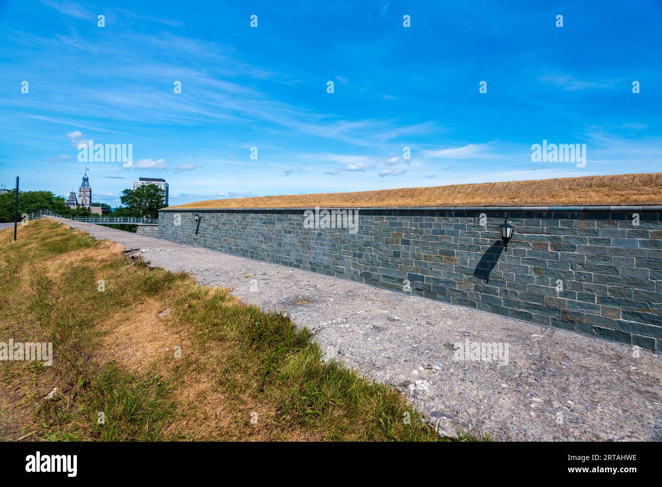 Wall of a fortress hi-res stock photography and images - Alamy