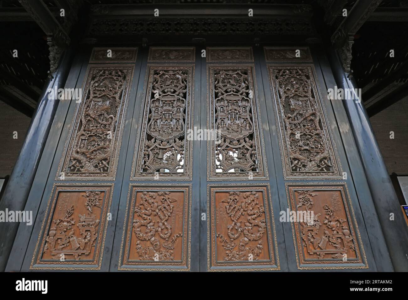 Chinese classical wooden window lattice crafts Stock Photo - Alamy