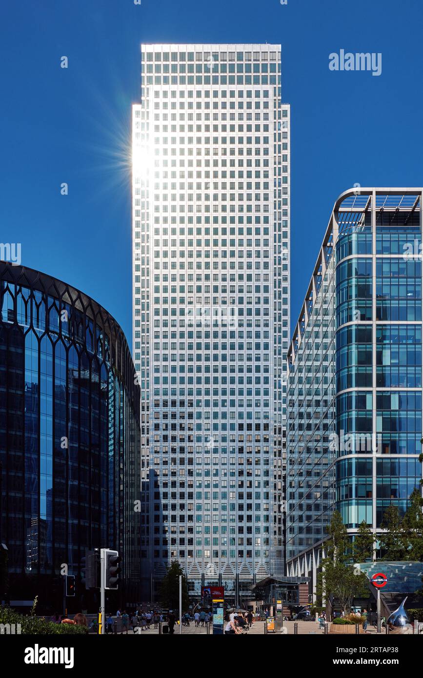 One Canada Square, designed by César Pelli with Adamson Associates and ...