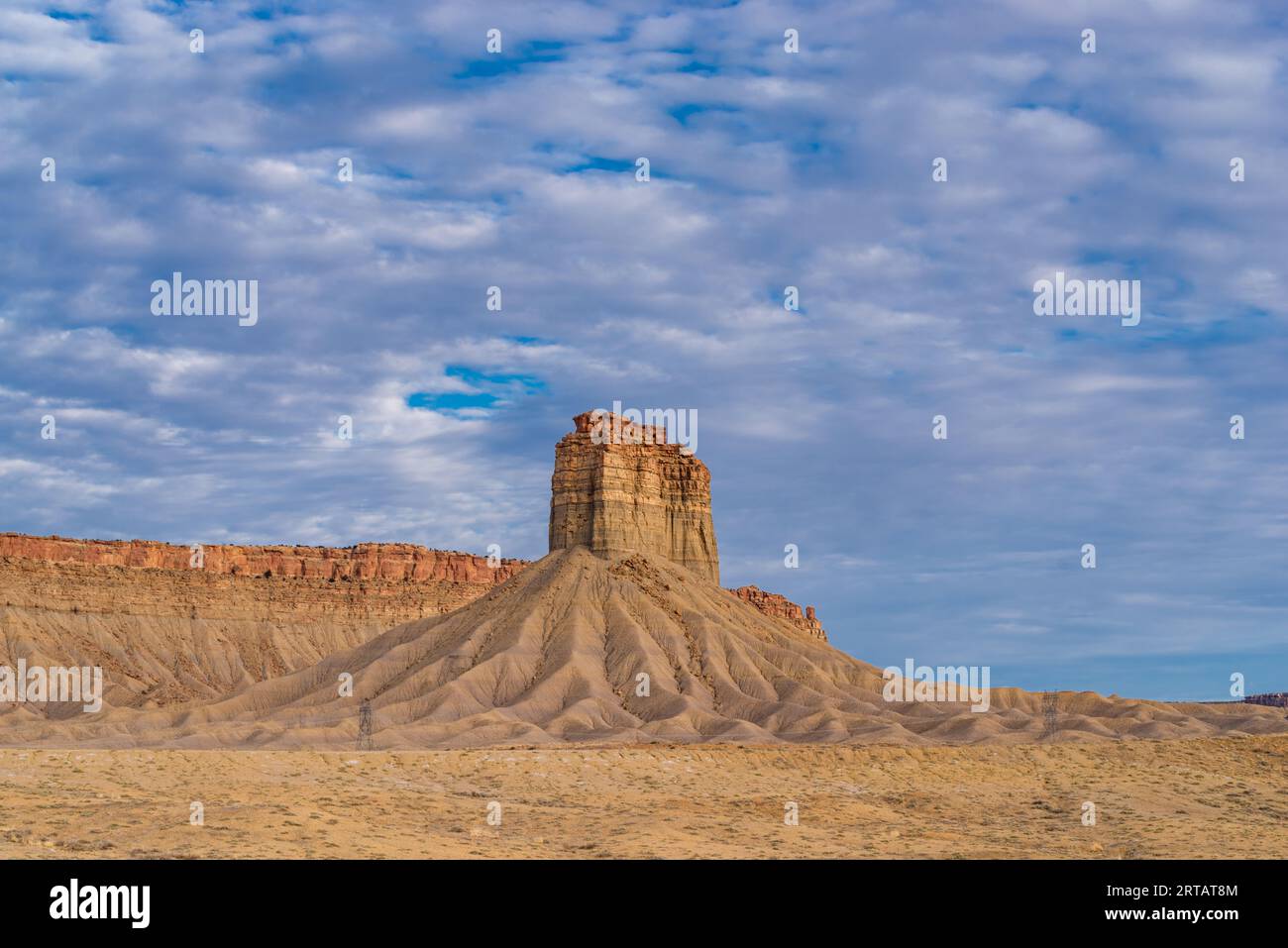 Eroded sandstone Mesa in the New Mexico desert Stock Photo - Alamy