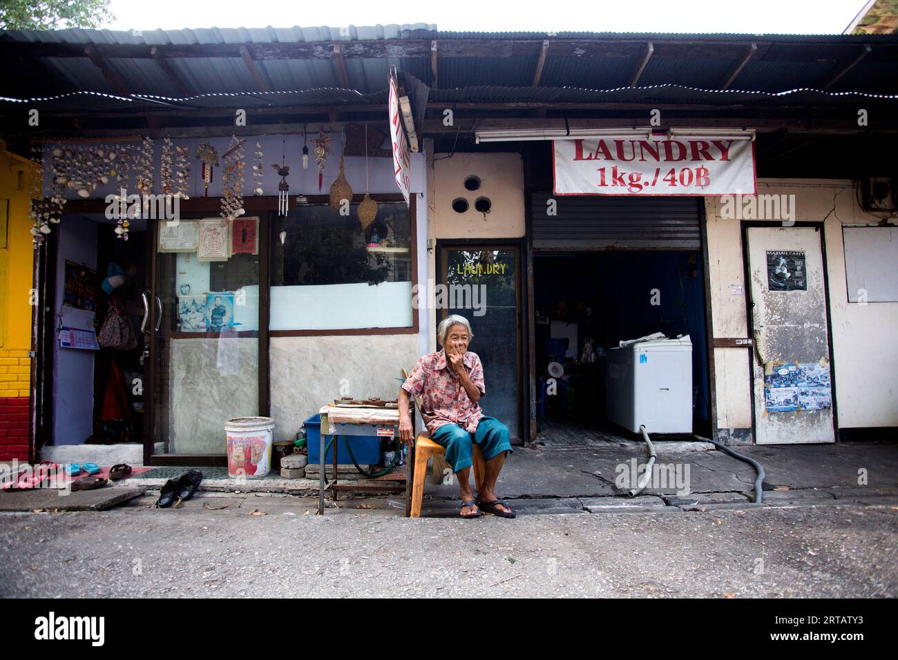 Poor thai woman hi-res stock photography and images - Alamy