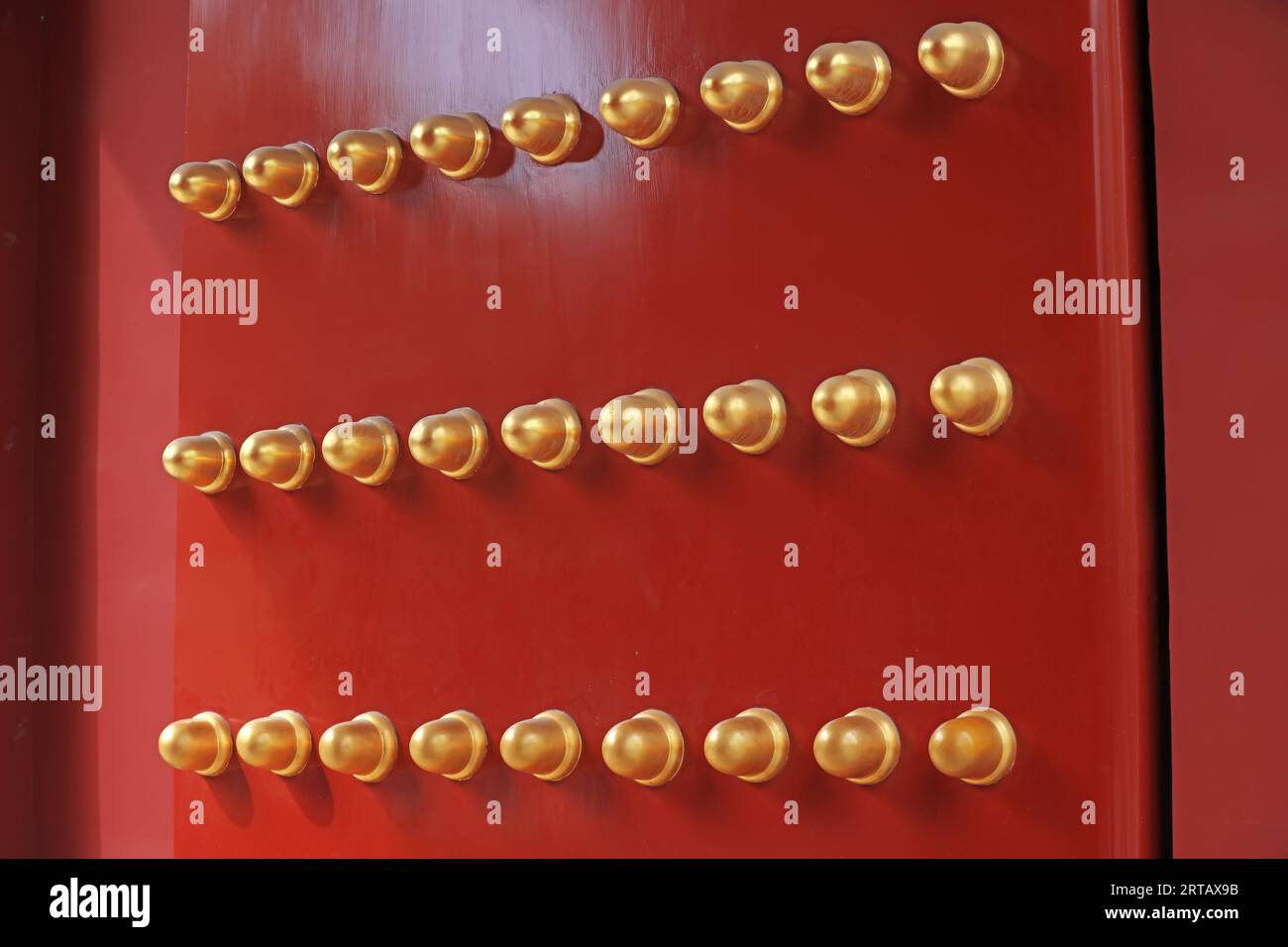 Red wooden palace gate in Ditan Park, Beijing, China Stock Photo - Alamy