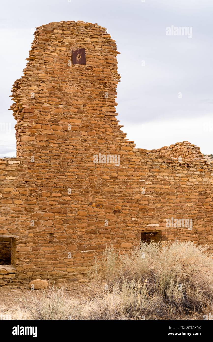 Pueblo Bonito is the largest and best-known great house in Chaco ...