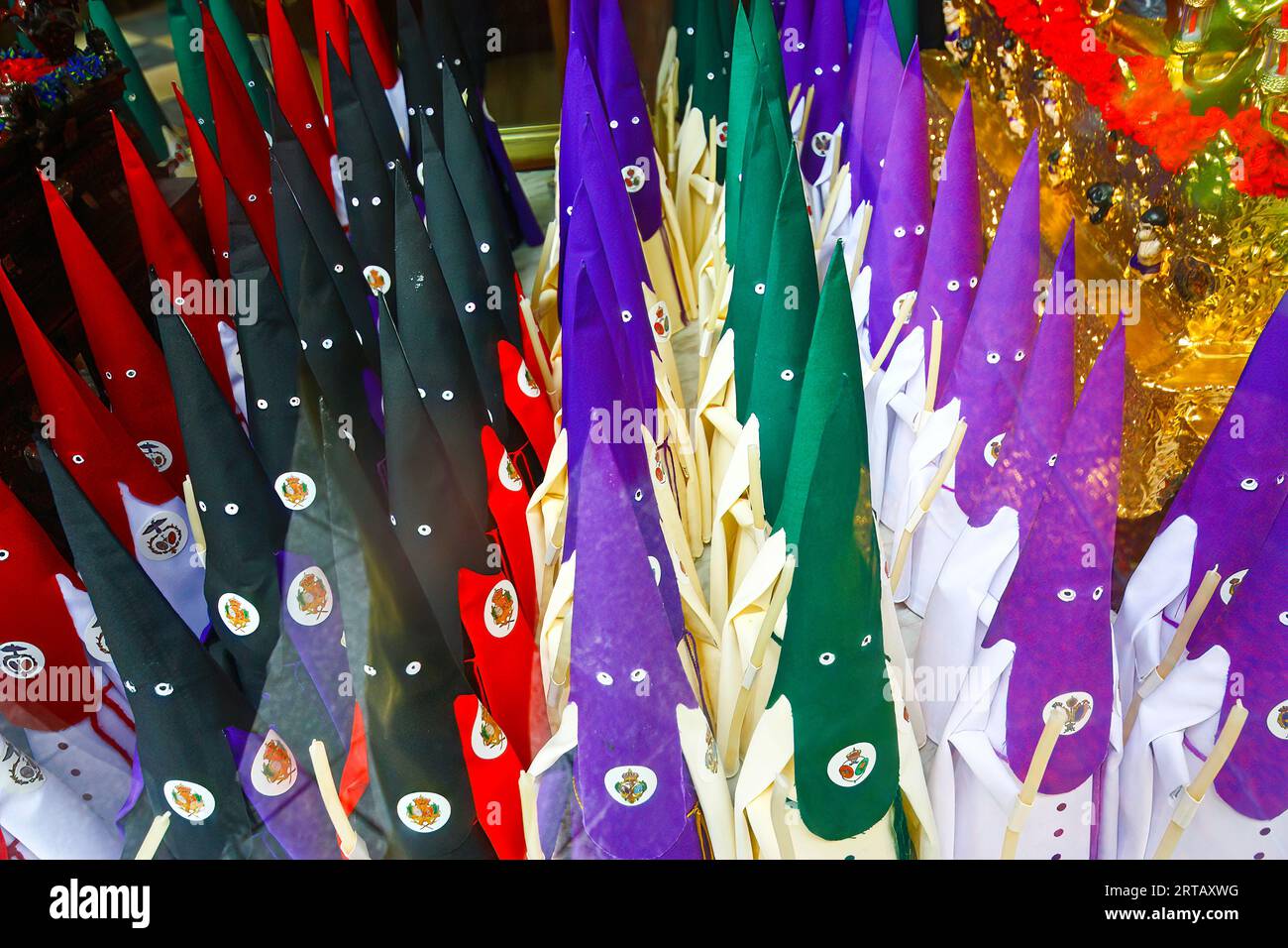 Pointed head dress hi-res stock photography and images - Alamy