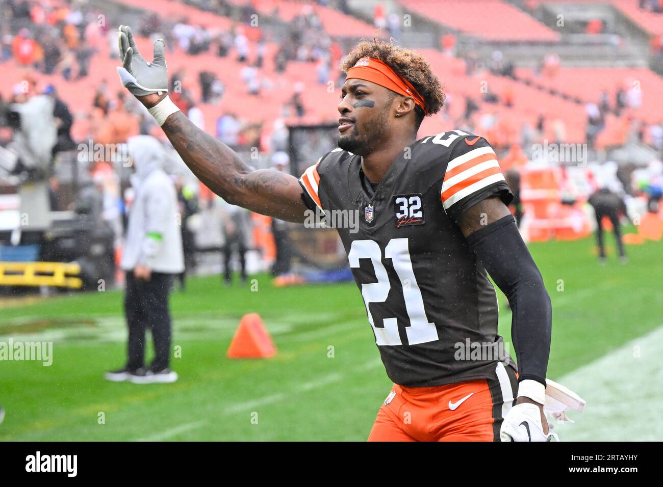 Cleveland Browns cornerback Denzel Ward runs on the field after an NFL ...